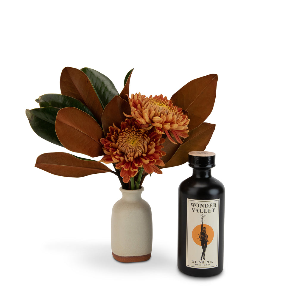 A Hostful Pairing – Camelback Flowershop